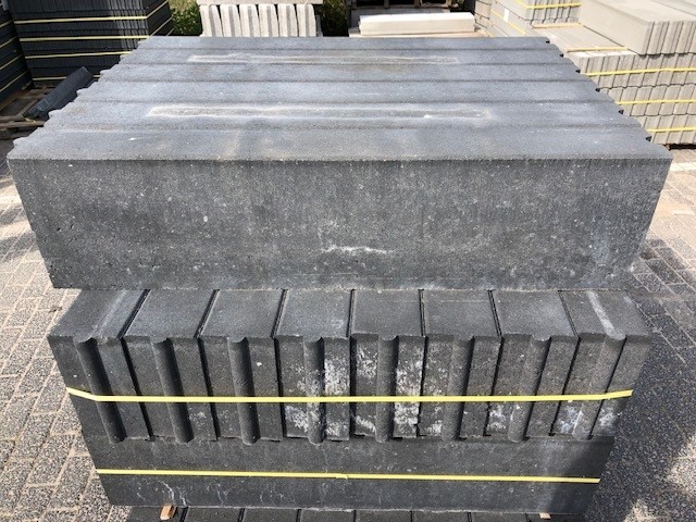Opsluitband 12x25x100cm Antraciet | Steenbergen Sierbestrating